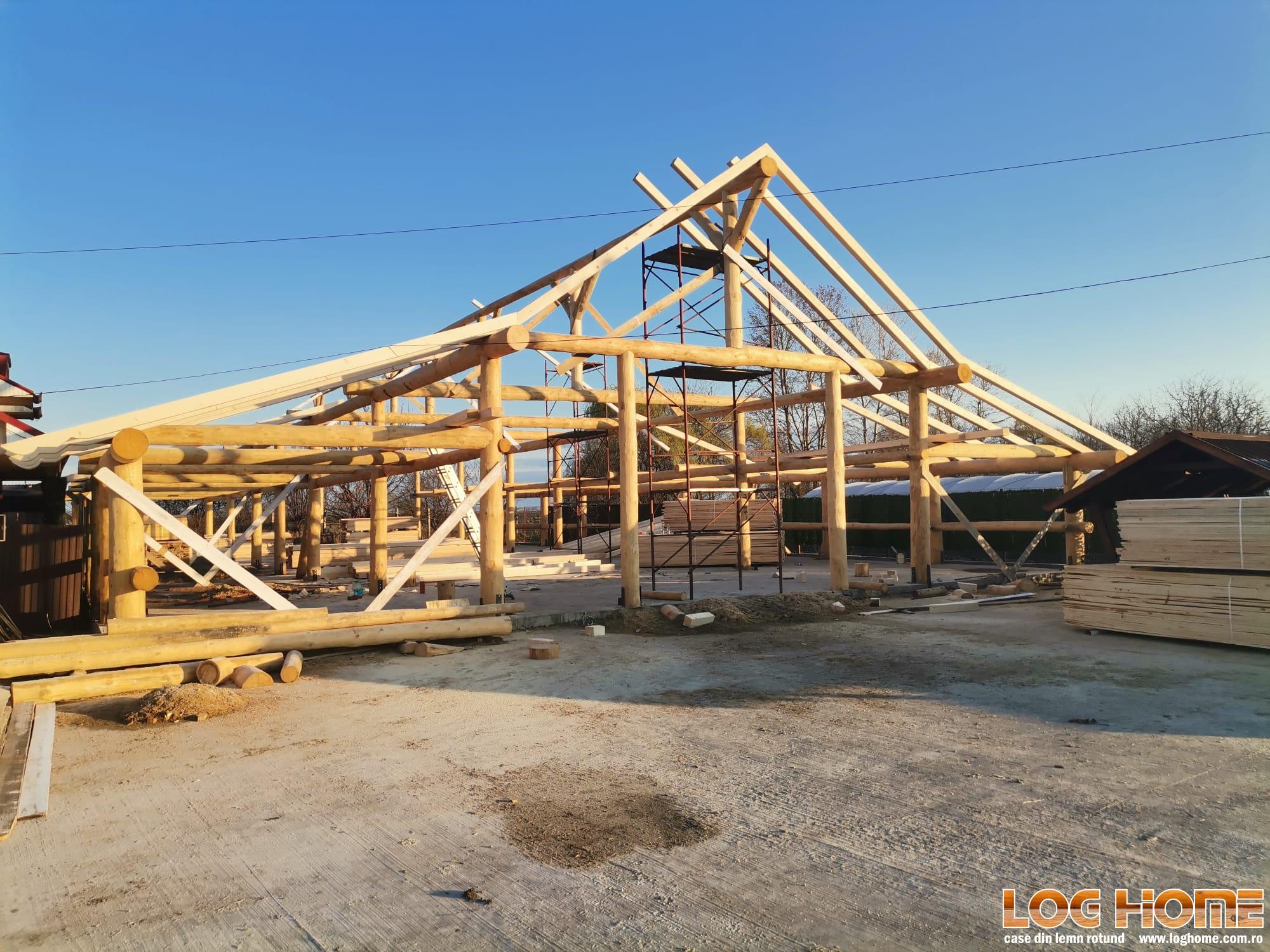 Terasă din lemn rotund - Popas La Cimpoeşu Mirceşti, IAŞI - LOG HOME